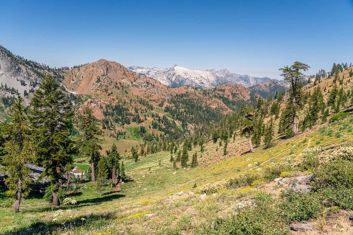Backpack the 4 Lakes Loop via Swift Creek: Trinity Alps Wilderness