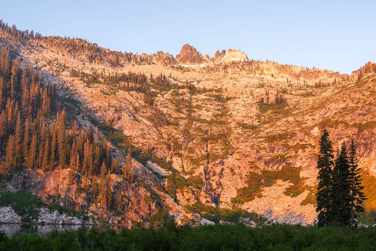 Backpack the 4 Lakes Loop via Swift Creek: Trinity Alps Wilderness